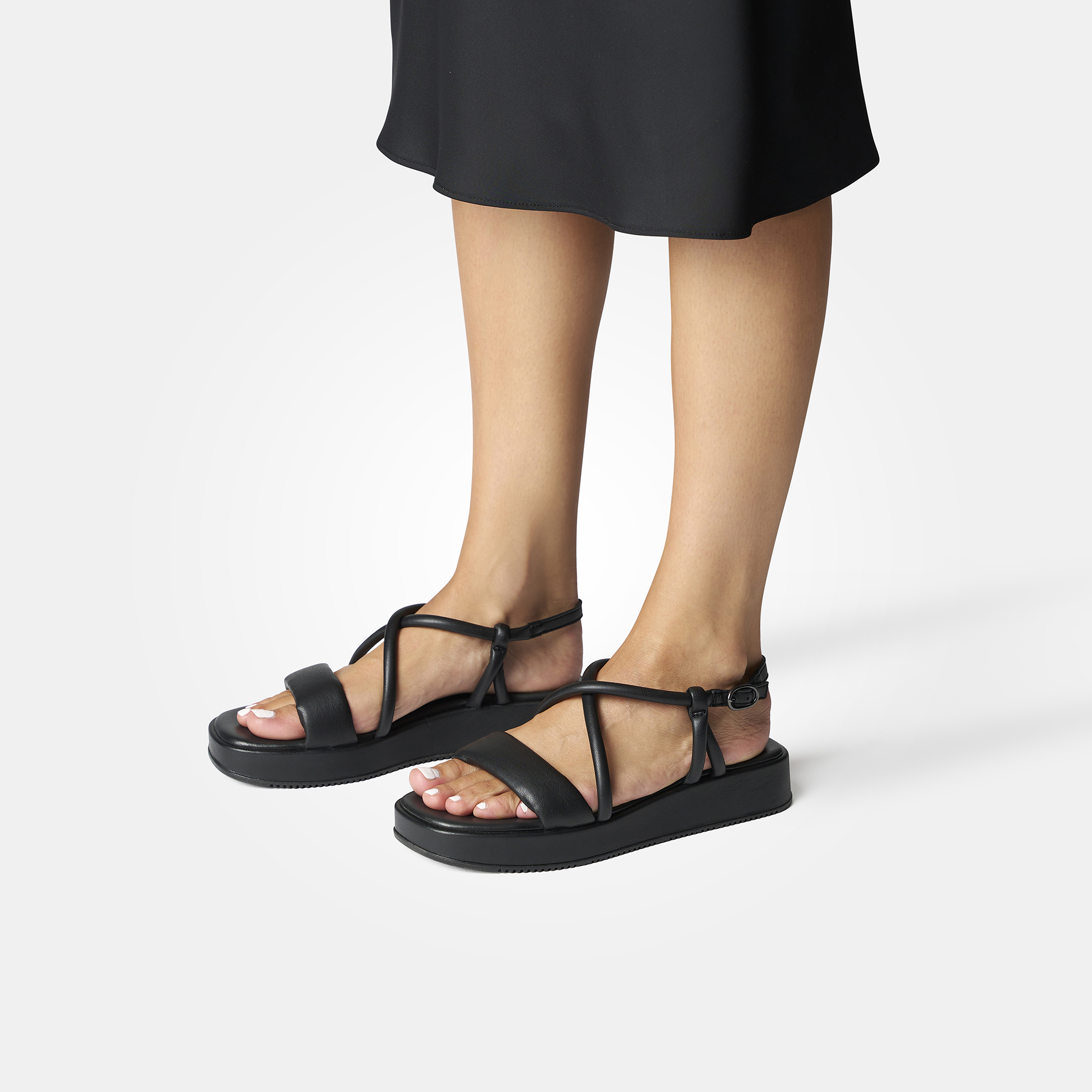 SUPER SOFT sandals in black - Paul Green